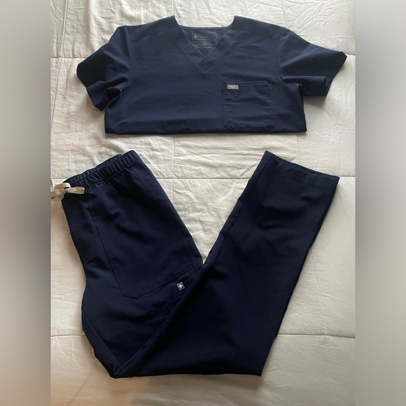Figs | Other | Figs Mens Leon Top Cairo Scrub Set Navy Small Career ...